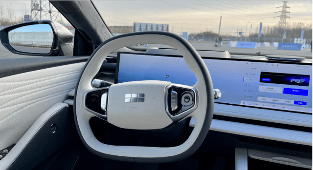 银河E8预售18.8万起，SEA架构搭配8295，评论直呼：还看什么比亚迪？_搜狐汽车_搜狐网