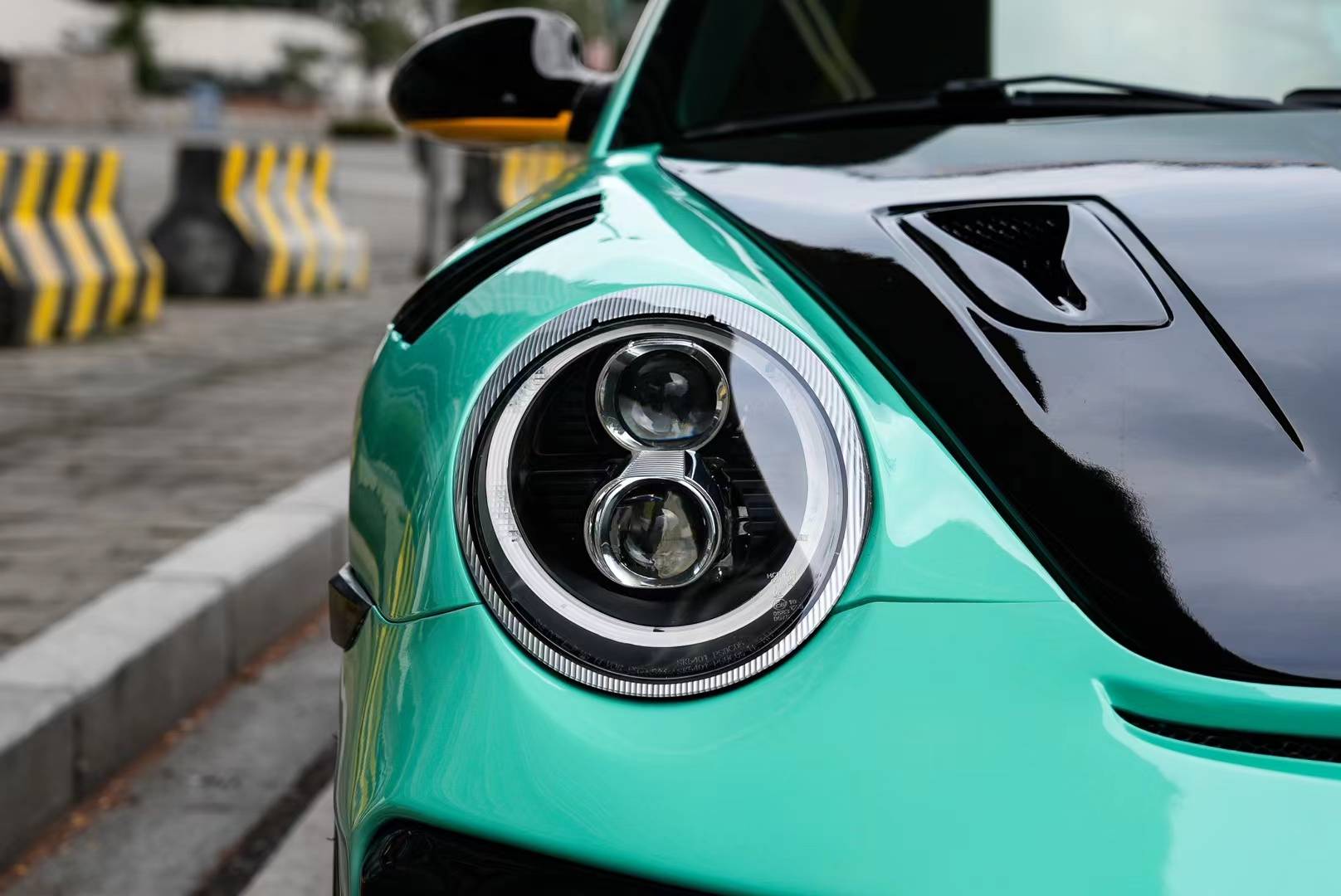 保时捷911-EK改色膜迈尔斯绿，第一眼就被它深深吸引住了！_搜狐汽车_搜狐网