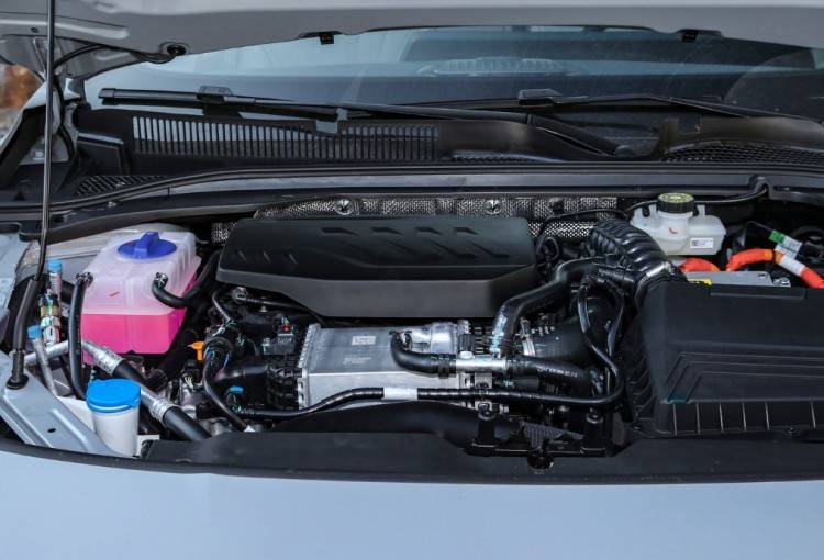 搭载1.5T插混/综合续航超1400km 奇瑞风云A8售11.99万元起_搜狐汽车_搜狐网