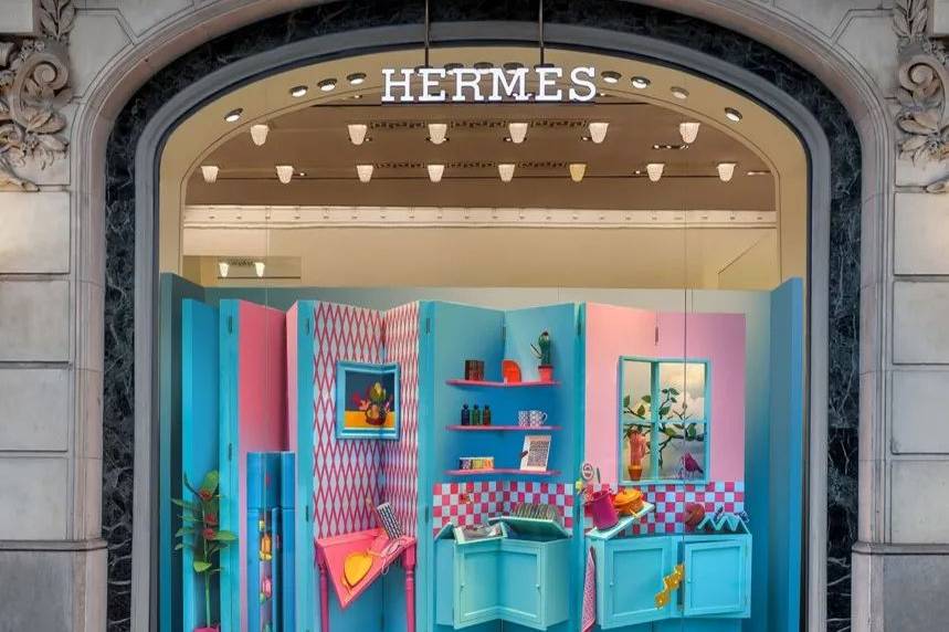 2022圣诞新年美陈合作艺术家终极指南_品牌_Lara_Cartier