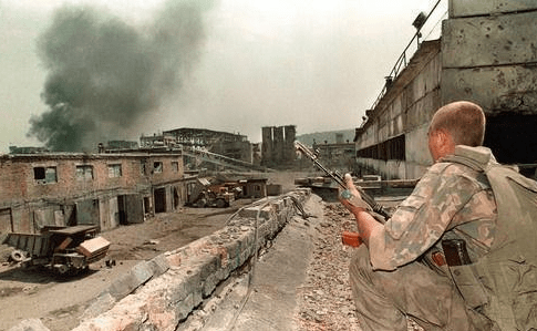 曾经巷战中的王者，如今被高科技淘汰_狙击手