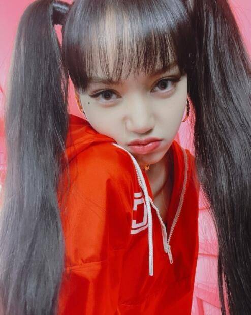 LISA首张单曲回归预告照-搜狐大视野-搜狐新闻