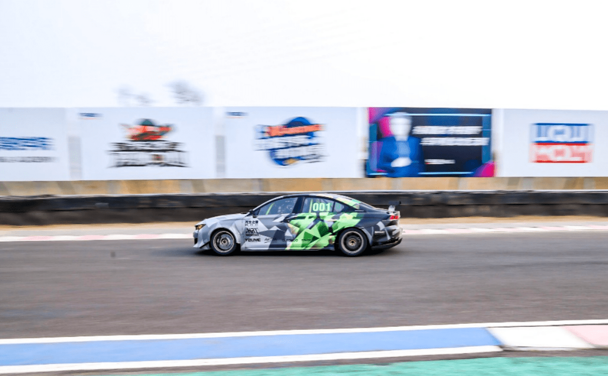 轻“装”上阵 赛道PK法拉利488 标致508L何以为赢？_搜狐汽车_搜狐网