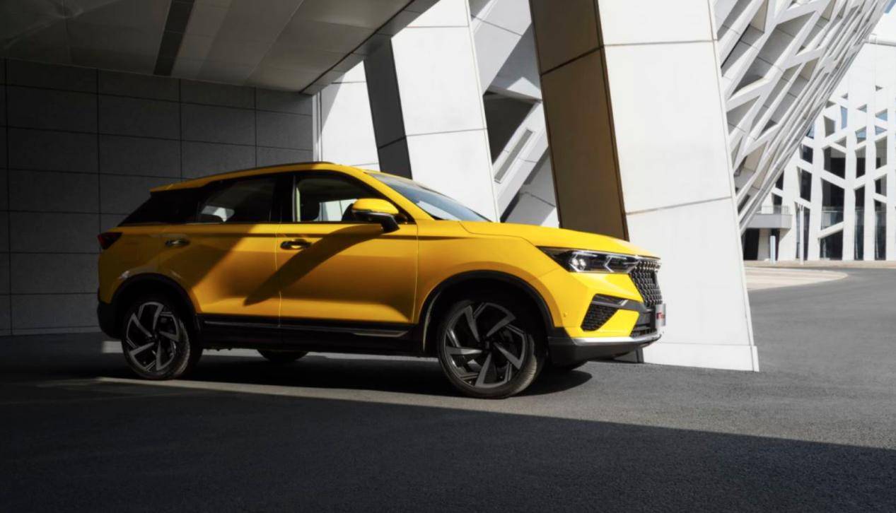 10多万预算 自主奔腾T77Pro与合资新秀锋兰达哪个更香？_搜狐汽车_搜狐网