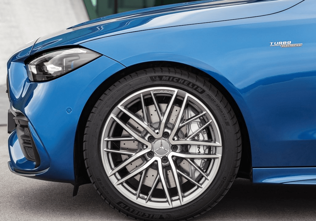 排量缩水动力不变 F1科技上身的奔驰全新AMG C43发布_搜狐汽车_搜狐网