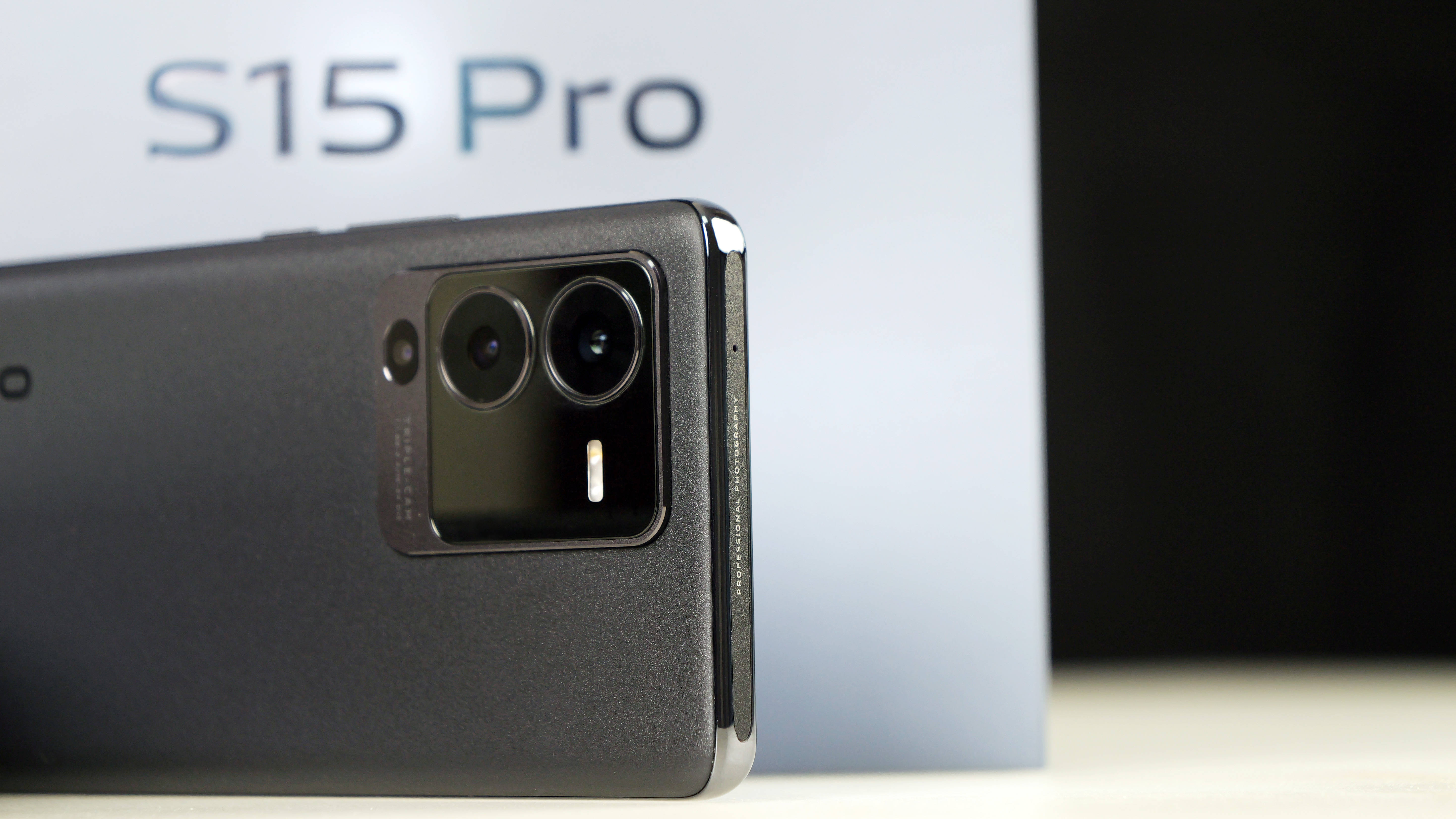 vivo S15 Pro图赏双镜云窗高颜值，性能影像实力派-搜狐大视野-搜狐新闻