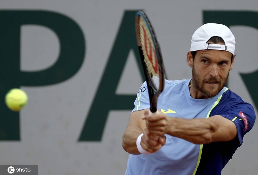 2022年法网男单首轮：索萨 3-2 曾俊欣-搜狐大视野-搜狐新闻