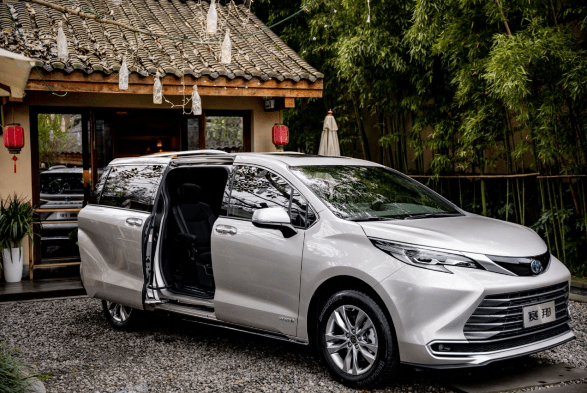 是兄弟亦是对手 赛那和格瑞维亚谁更能让“奶爸”省心？_搜狐汽车_搜狐网