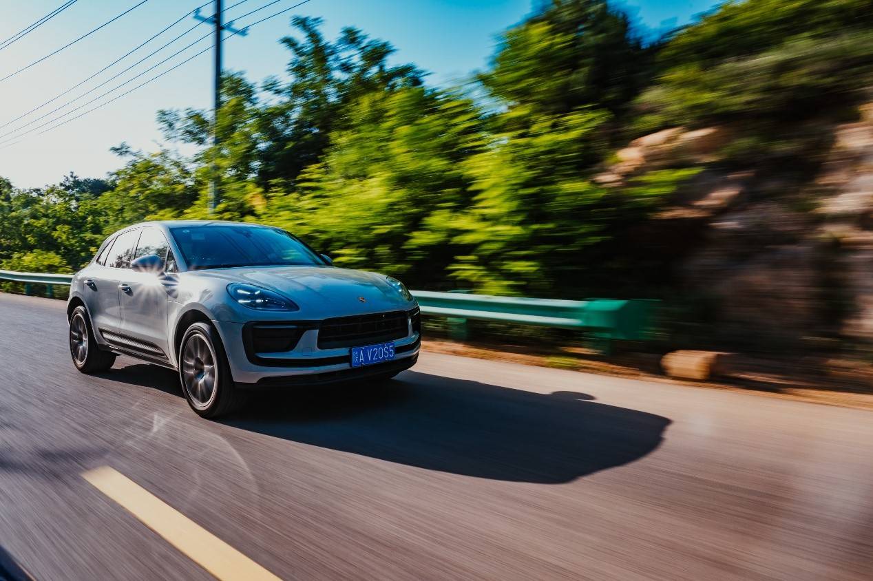 从内打破是成长：试驾2022款Macan2.0T_搜狐汽车_搜狐网