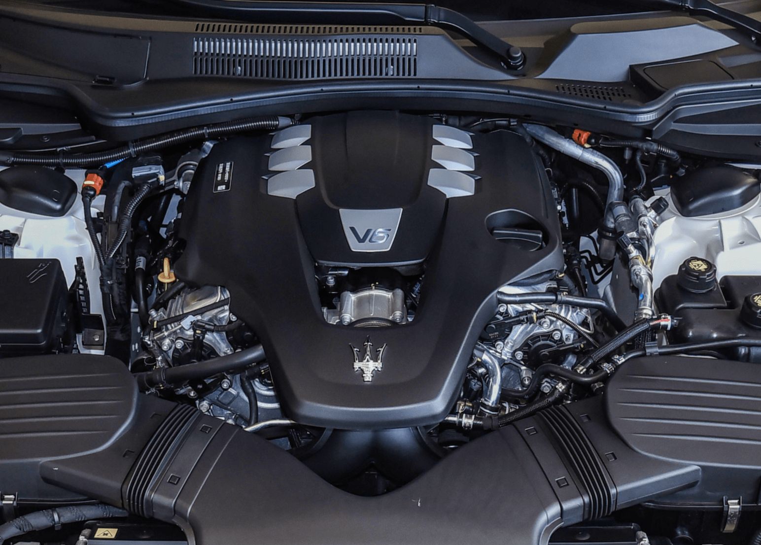 越级而上不一样的风景 奥迪A7L PK玛莎拉蒂Ghibli_搜狐汽车_搜狐网