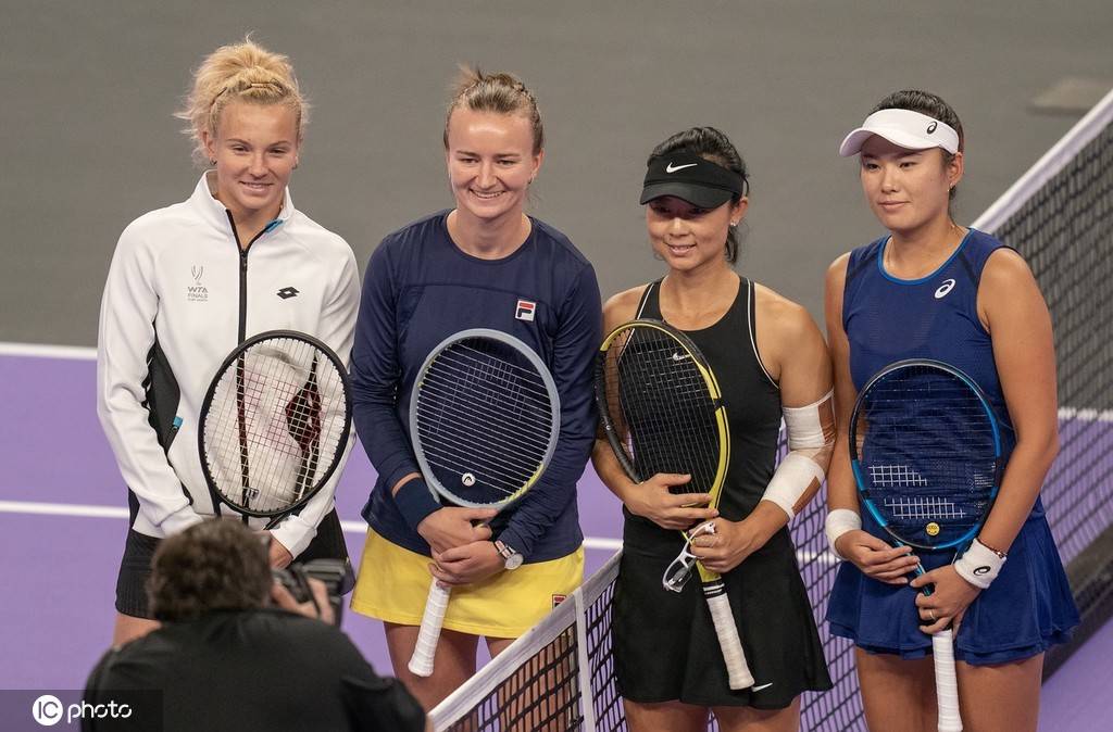 WTA年终总决赛女双：克赖奇科娃/斯尼亚科娃获胜-搜狐大视野-搜狐新闻