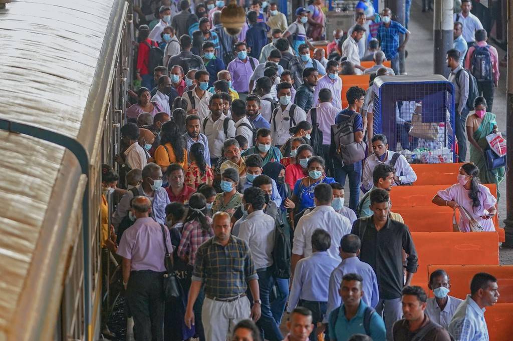 人从众𠈌𠈌𠈌！联合国宣布世界人口达到80亿-搜狐大视野-搜狐新闻