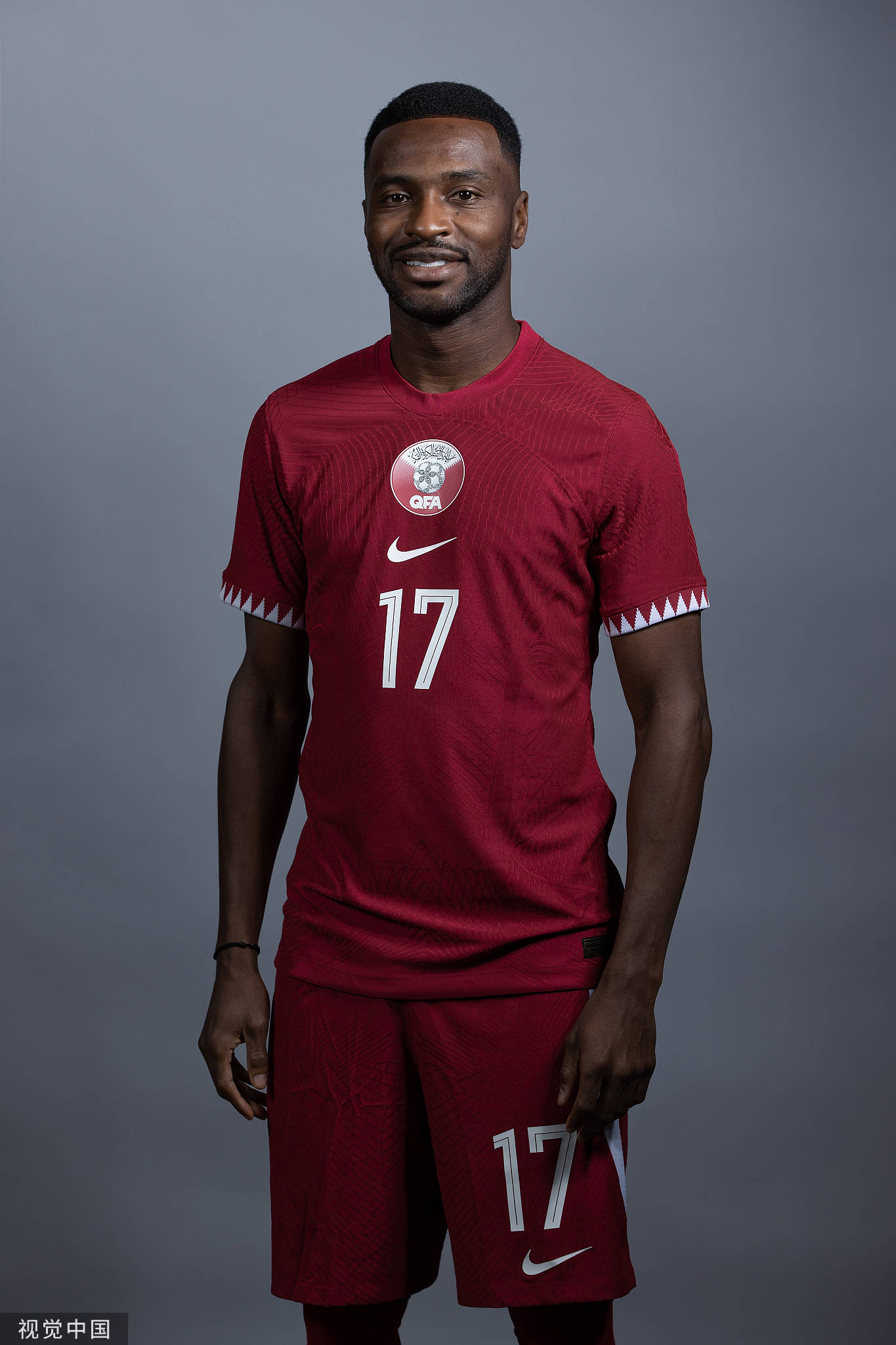 高清图：2022卡塔尔世界杯 卡塔尔队拍摄官方写真-搜狐大视野-搜狐新闻