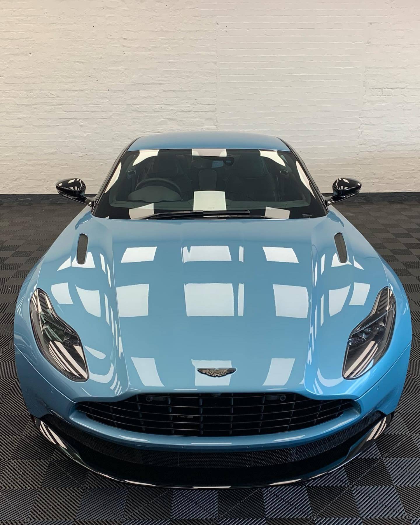 DB11的前脸怎么样？贴了XPEL更帅了_搜狐汽车_搜狐网