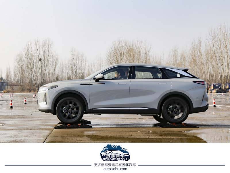 CDC电磁悬架赋能下究竟有何提升？ 场地试驾星途瑶光_搜狐汽车_搜狐网