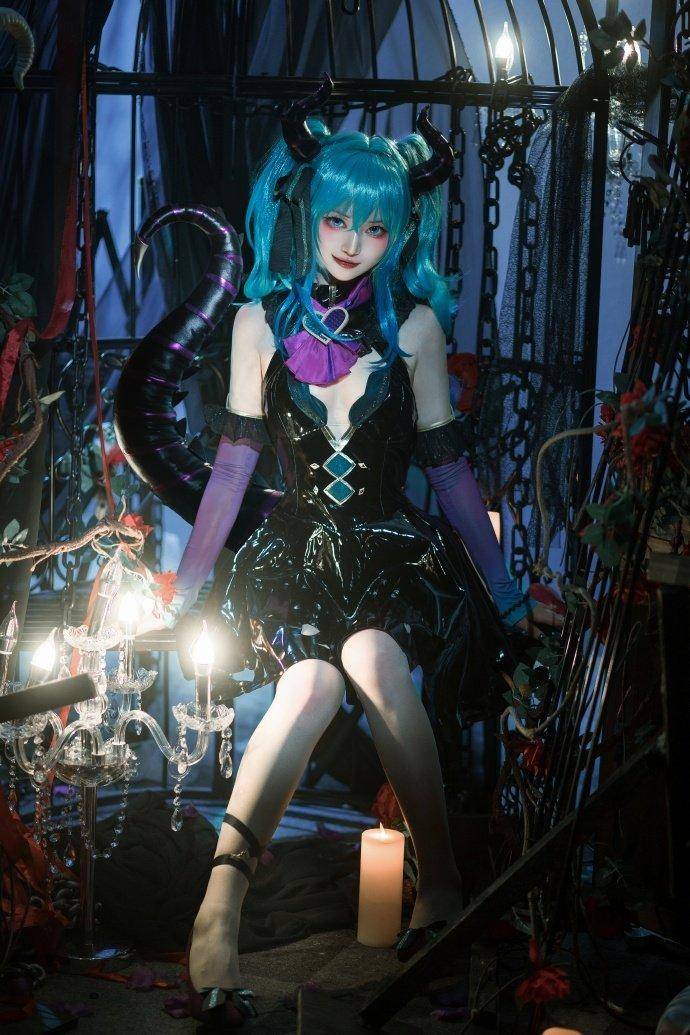 cos：miku小恶魔Cosplay正片9P-物部弥生-搜狐大视野-搜狐新闻