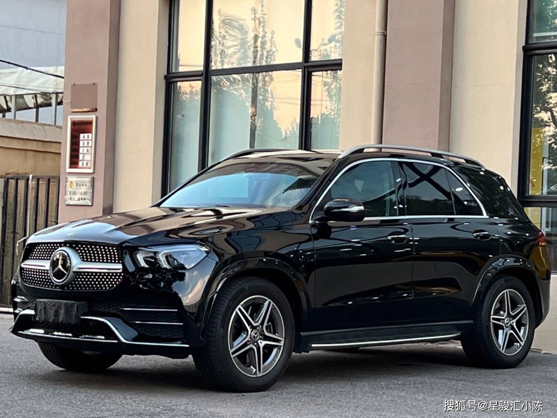 2023款奔驰GLE450豪华型减配了23P驾驶辅助，小伙一下子就来无损安装回来_搜狐汽车_搜狐网
