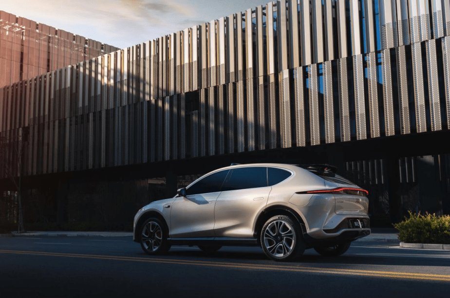 理想L8同级！智己LS7推限时促销，现金直减1万/综合优惠3.9万元_搜狐汽车_搜狐网