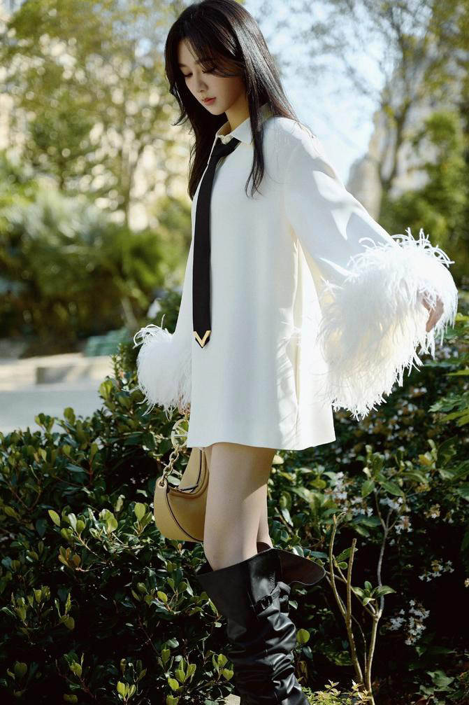 杨紫好美呀，满满的高级感yyds时尚girl-搜狐大视野-搜狐新闻