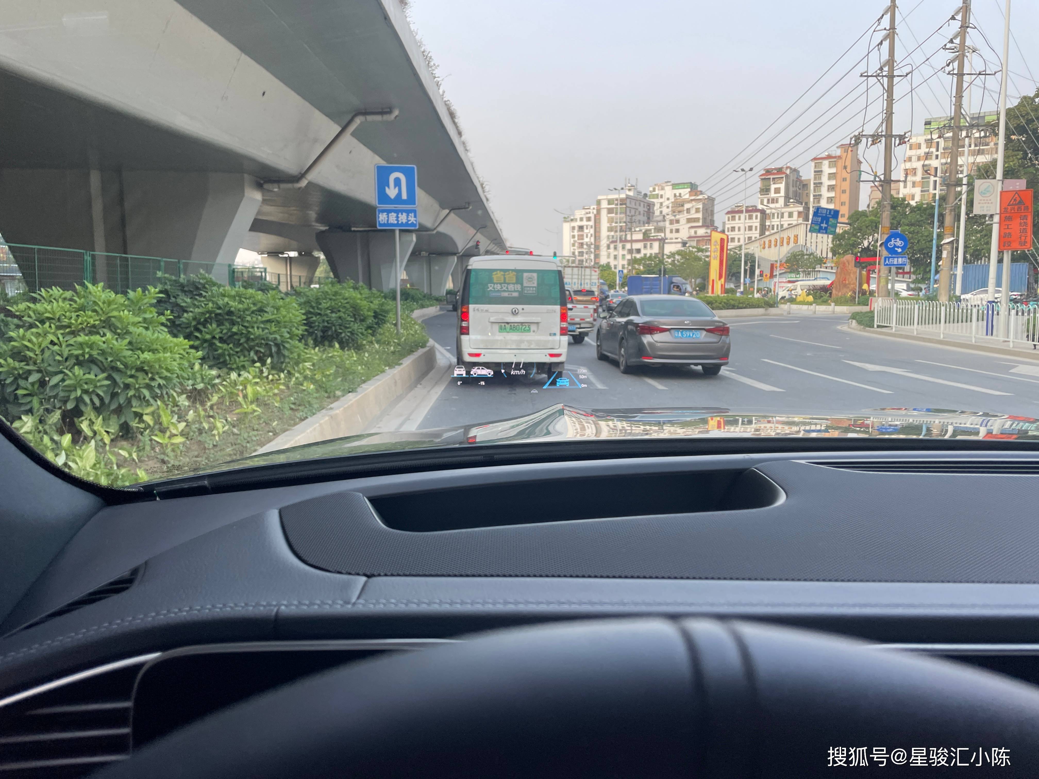 奔驰美规版21款GLS450升级原厂HUD抬头显示平视系统，提高行车安全性。_搜狐汽车_搜狐网