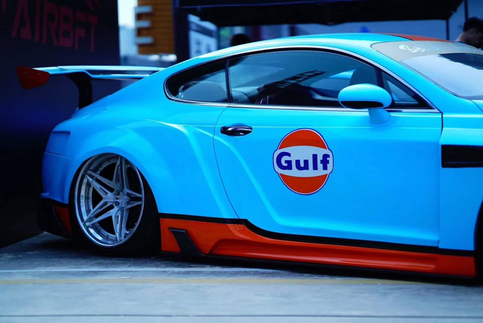 李洋分享宾利欧陆GT与奥迪R8改装AIRBFT气动避震品牌参加广东改装聚会_搜狐汽车_搜狐网