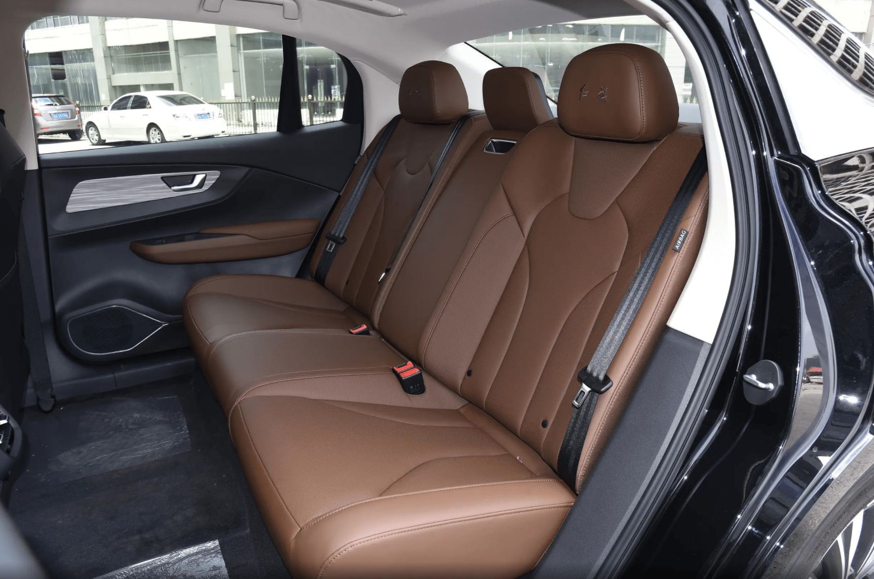 优惠近10万、续航600km+ 红旗E-QM5值得大家购买吗？_搜狐汽车_搜狐网