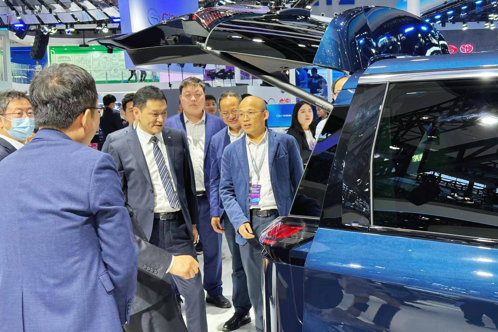 传祺家用插混MPV E8公布预售价，20.98万起-搜狐大视野-搜狐新闻