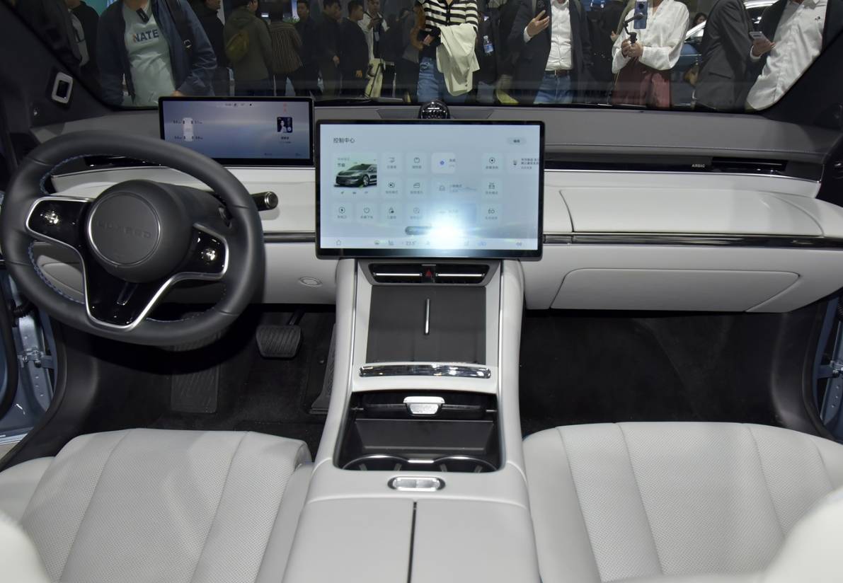 全面对比特斯拉Model 3、比亚迪汉EV、极氪007、智界S7，谁更强？_搜狐汽车_搜狐网