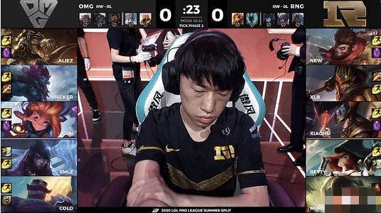 RNG首秀打出碾压，新上单表现出乎意料，Xiaohu杀人书被Uzi吐槽_比赛