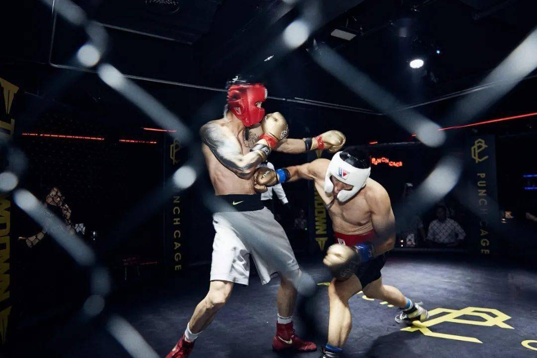 PUNCH CAGE | 摆脱传统酒吧模式，CLUB中的硬核拳击场焕醒你心中沉睡已久的战魂_派对