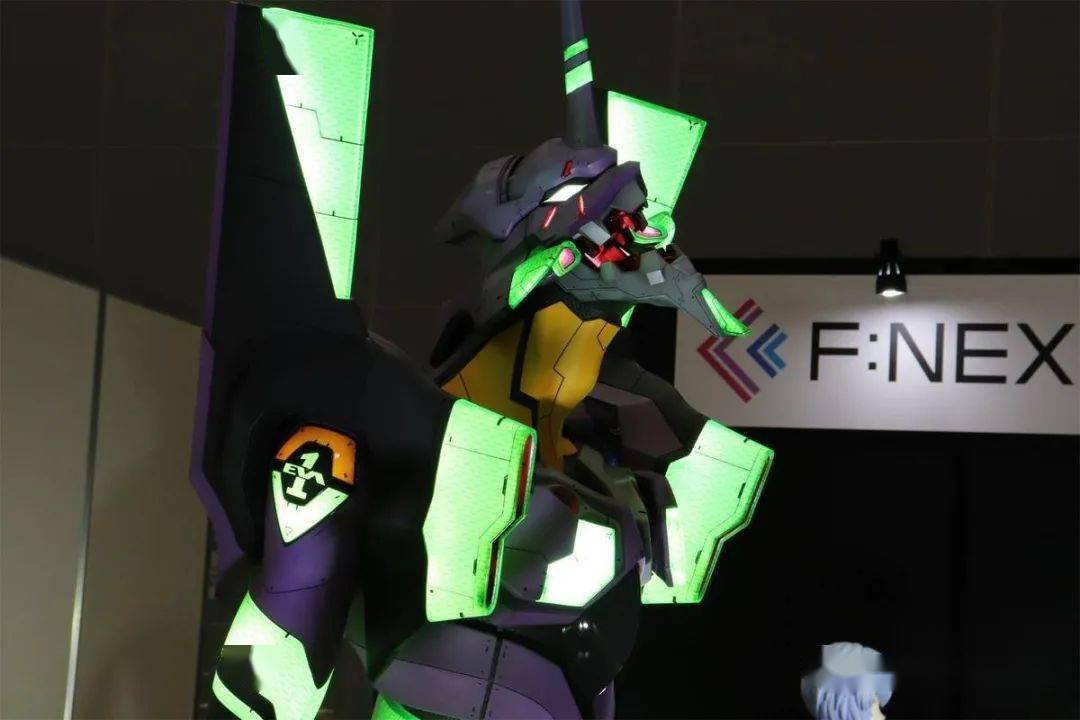 【FuRyu F：NEX EVA初号机 真人大 发光立像 & 绫波丽 真人大立像 样品展出】-搜狐大视野-搜狐新闻