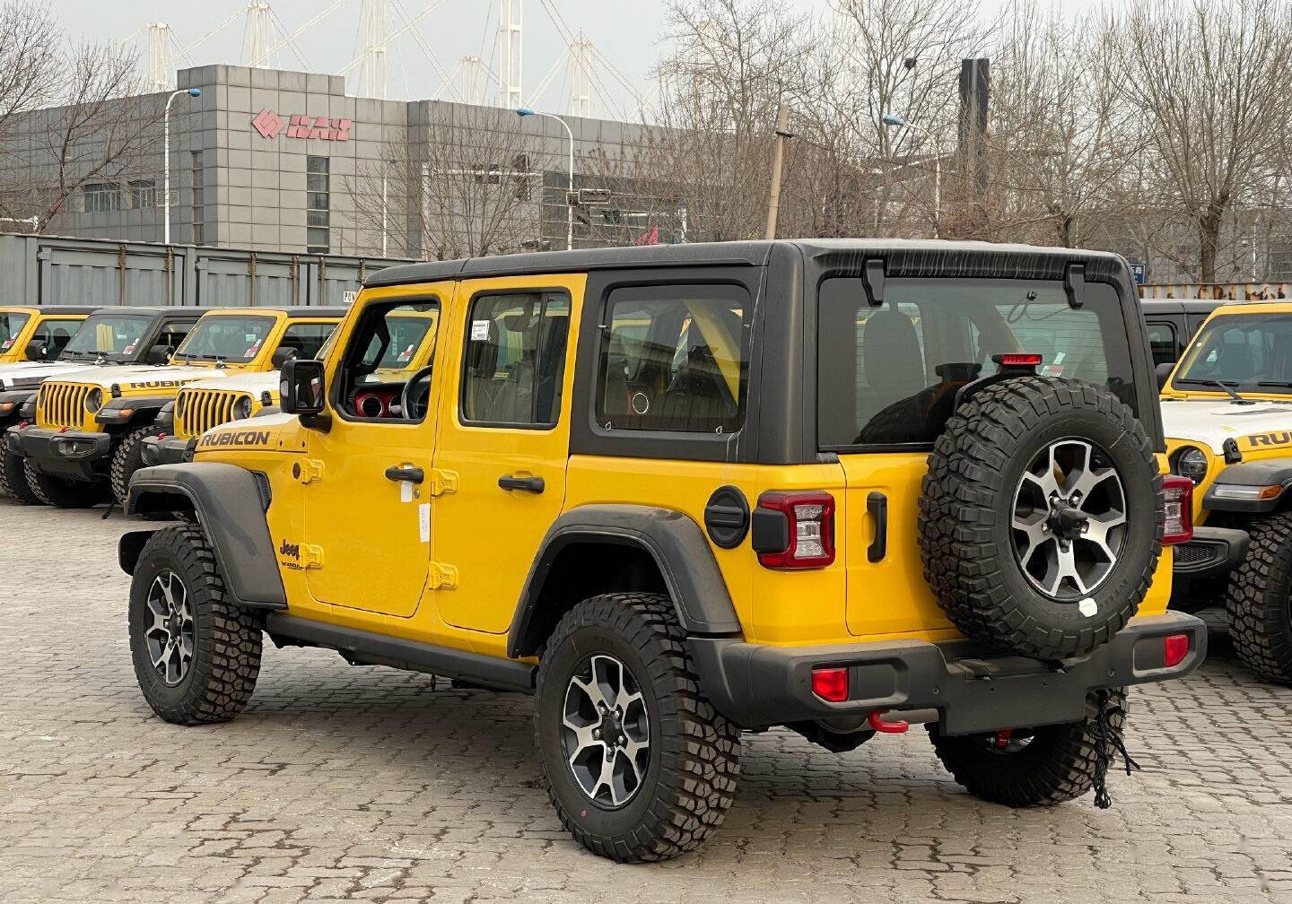 大批新款jeep牧马人亮相，2.0T+超级四驱，比卫士还帅气_搜狐汽车_搜狐网