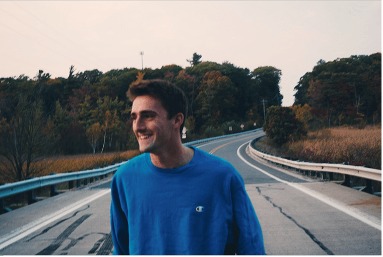 没发行之前这首歌就火了，这人什么来头？_Hayd