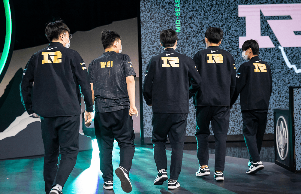 PGG太惨了，被RNG战队19分钟推平基地后发文：我们不是PSG战队_比赛