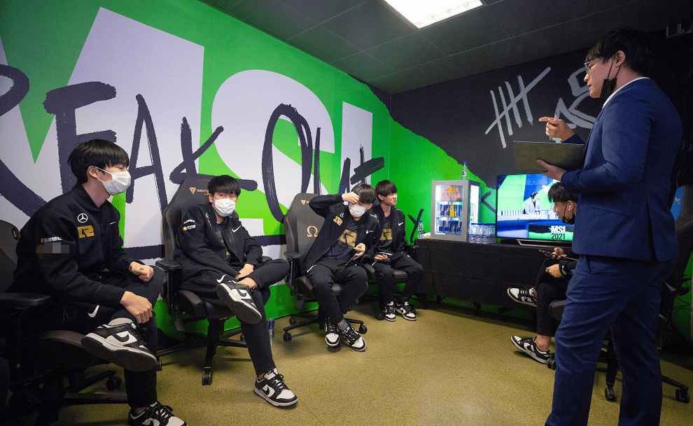 PGG太惨了，被RNG战队19分钟推平基地后发文：我们不是PSG战队_比赛