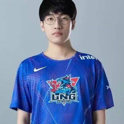 LNG击败RNG，Ning直播泼冷水：今年是LPL最菜的一年！实力弱于LCK_比赛