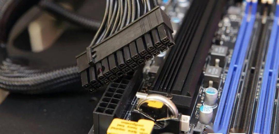 科技年轮 | ATX电源标准的变迁，聊聊Intel的ATX 12VO（下）_供电