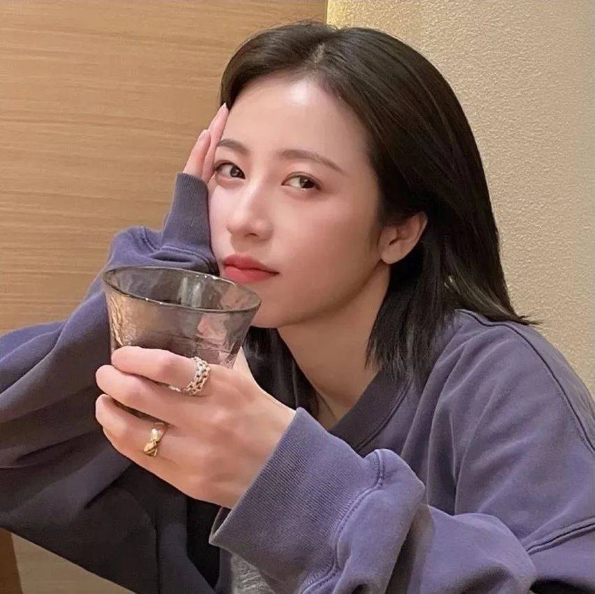 我们就应该和让自己感到幸福的人在一起啊什么