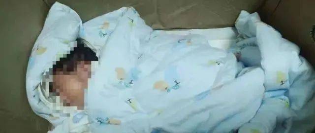 河北丨心疼!一婴儿被装进纸箱里,丢弃在路边上…… 获鹿镇