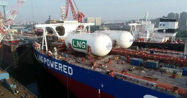 【明辉说油】全球首艘LNG双燃料VLCC完成LNG加注_大船_集团_中国