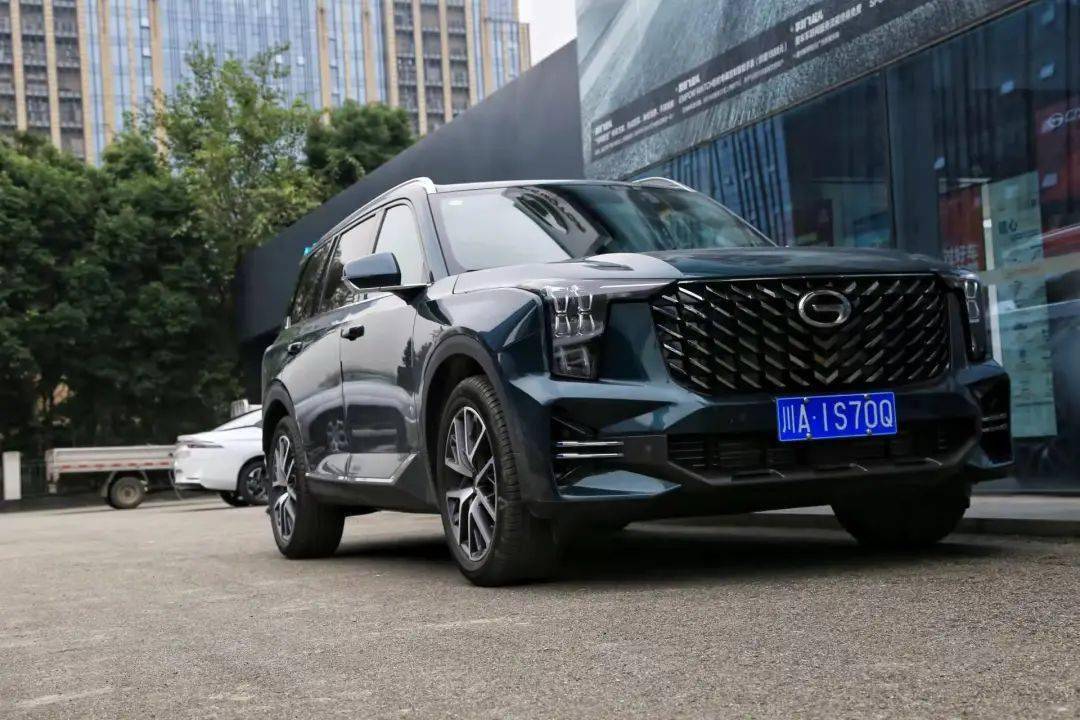 实拍全新第二代GS8：霸气外观、黑科技加持 未上市先火_搜狐汽车_搜狐网