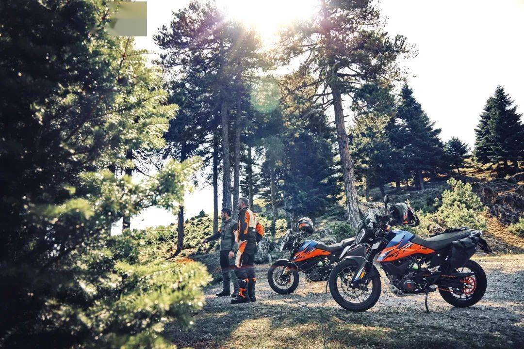 KTM 2022 款 250、390 Adenture 探险车 户外特写_搜狐汽车_搜狐网