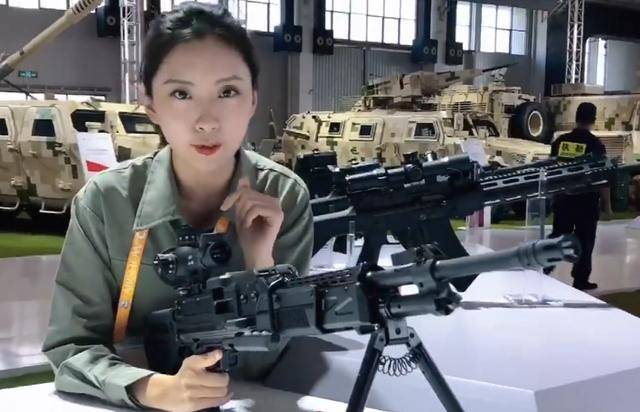 国产菜地机枪终揭面纱，弹匣弹链双供弹系统，外形帅气不输M249_玩家_装配_武器