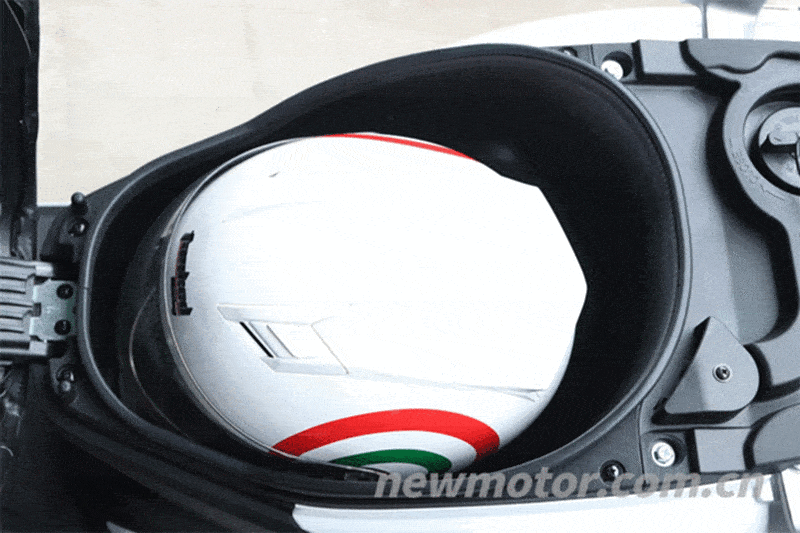 据说这是万元内的都市型踏板典范？豪爵UCR125_搜狐汽车_搜狐网