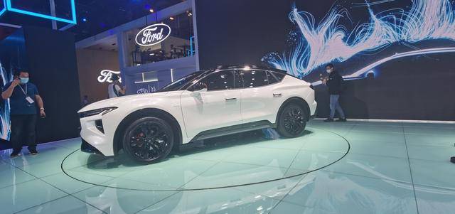 颜值吸睛，轴距2945mm，全系2.0T+8AT，长安福特EVOS售19.98万起_搜狐汽车_搜狐网