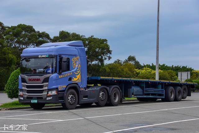 用V8斯堪尼亚牵引车拉沙石，台湾货车司机很任性_搜狐汽车_搜狐网
