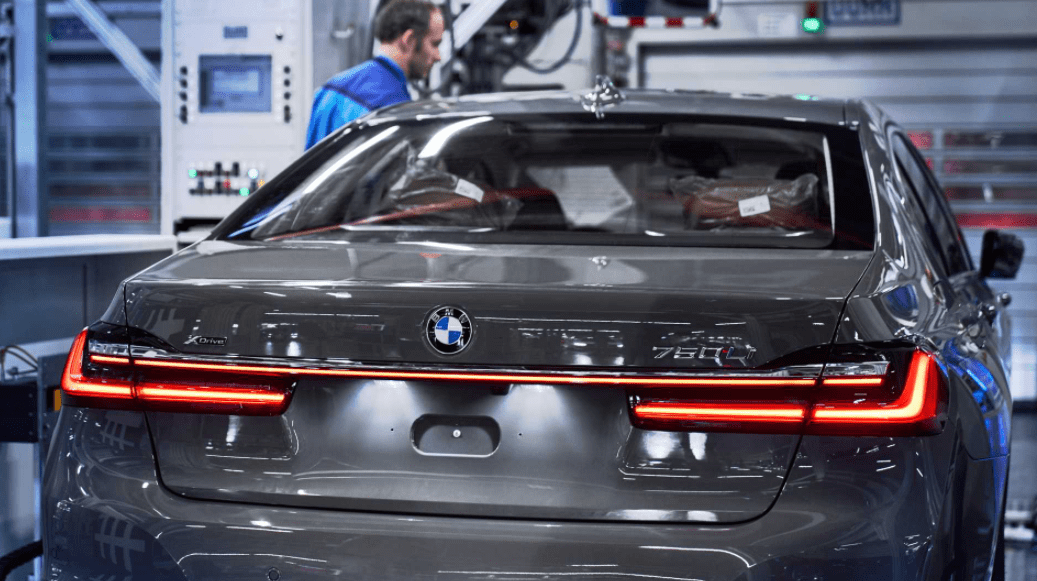 V12引擎的谢幕之作 宝马推出M760i限量版车型_搜狐汽车_搜狐网