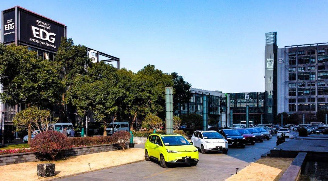 合创Z03 能否配得上EDG冠军座驾的称号？_搜狐汽车_搜狐网