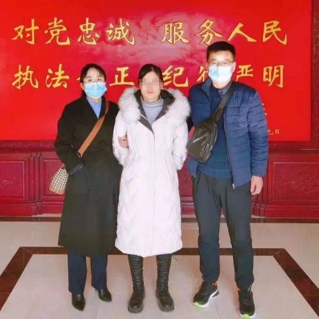 甘肃：1名美女逃犯被抓！牛某镇原县公安局