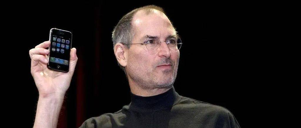 历史上的今天：乔布斯出生；苹果推出 Thunderbolt 接口；WhatsApp 创始人诞生_席德_游戏_梅尔